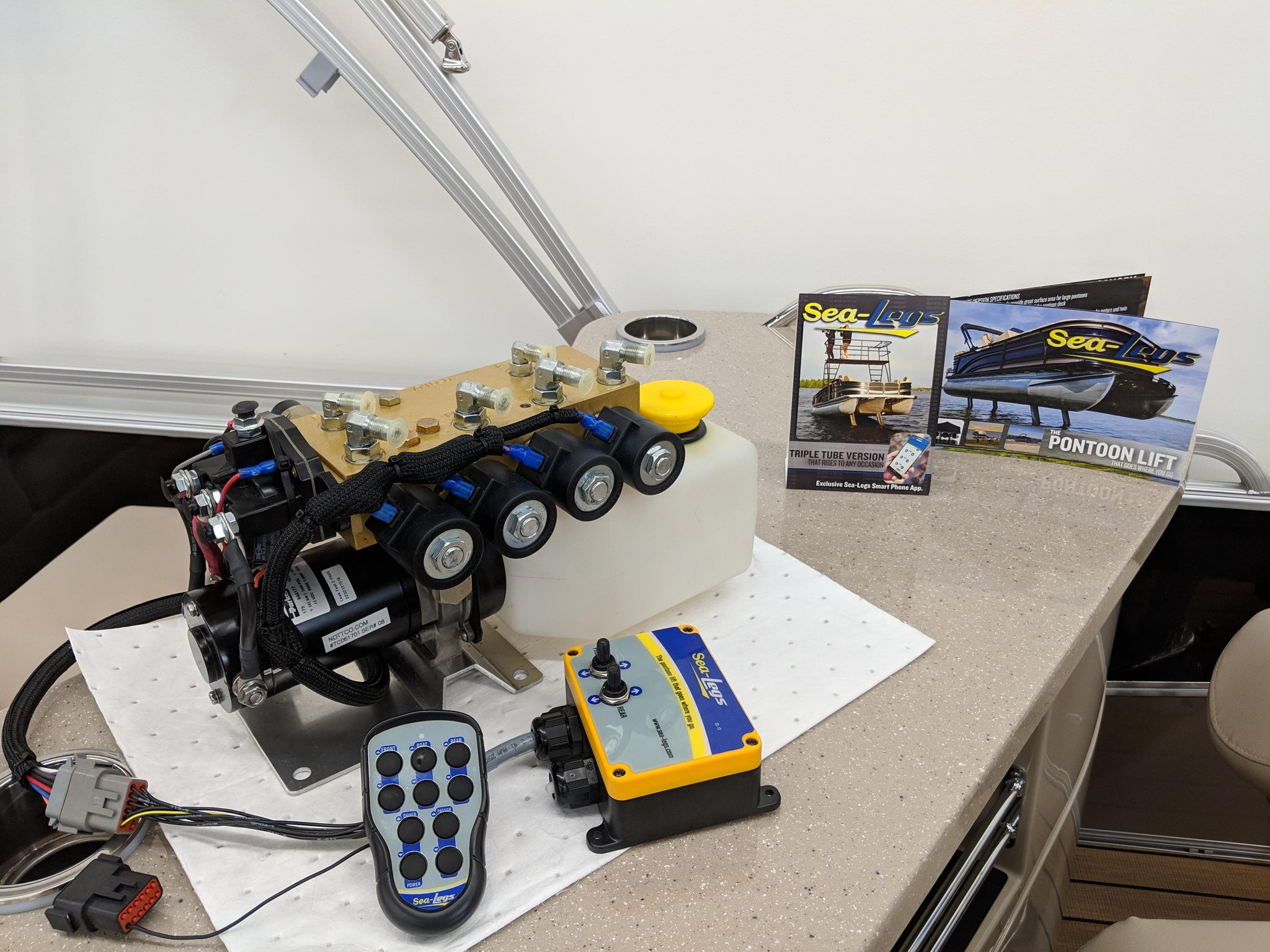 SEA-319 TR Triple Remote System – Sea-Legs Pontoon Lift